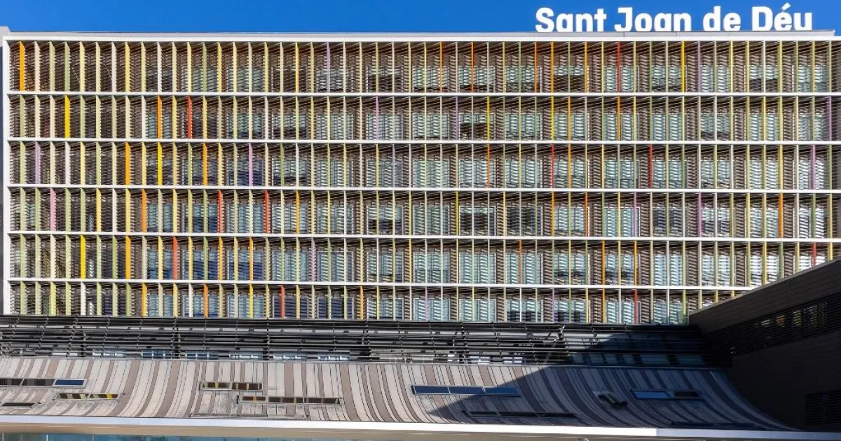 Sant Joan de Déu reforma la fachada principal con soluciones constructivas que permiten un ...